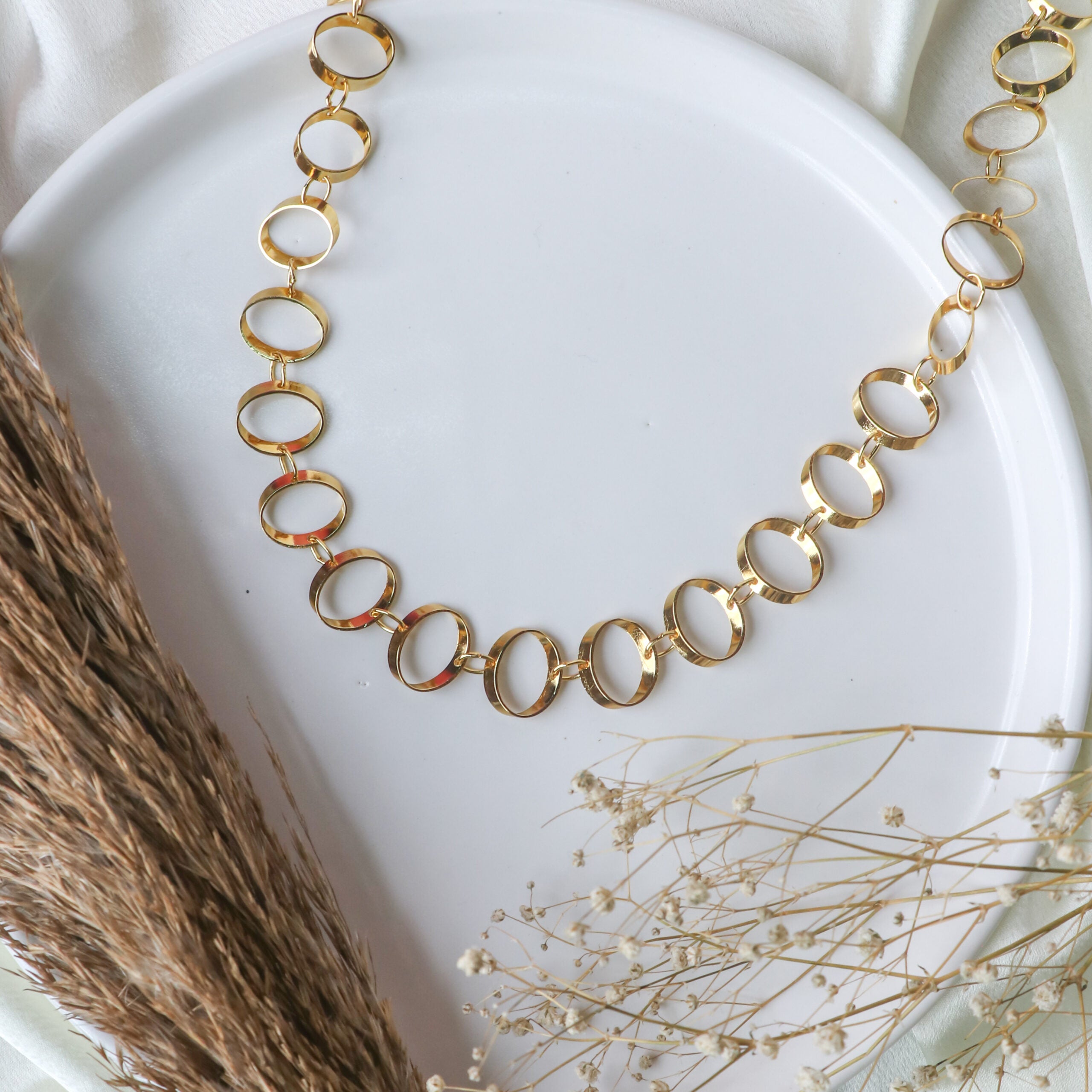 Shop Oval Gold-Plated Chain Online | Chains For Women | Johori